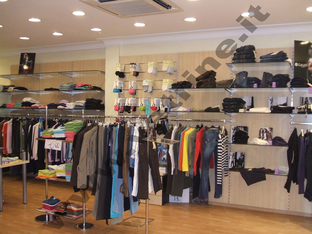 Arredo / Allestimenti Foto realizzazioni GSN Centro Negozi